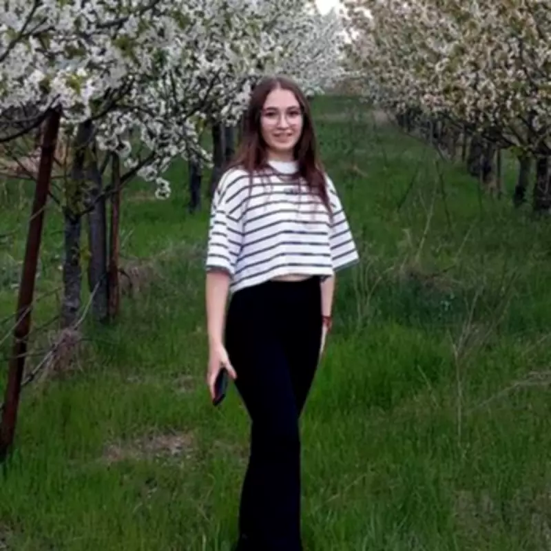 Teen Singer, 17, Dies from Stroke After Collapsing at Festival in ...