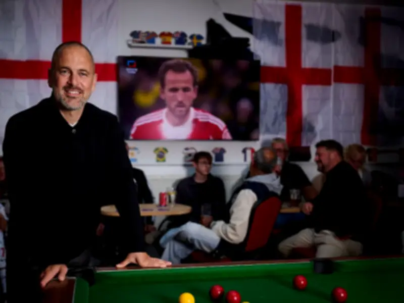 Joe Cole surprises pub goers in Margate for World Cup friendly - Brit Brief